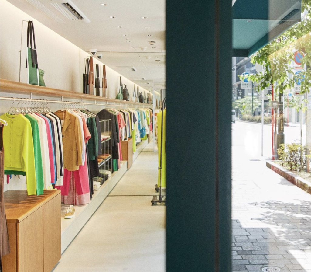 【caban】夏を彩る、プレイフルなサマーニット【購入品紹介】 - もものがたり