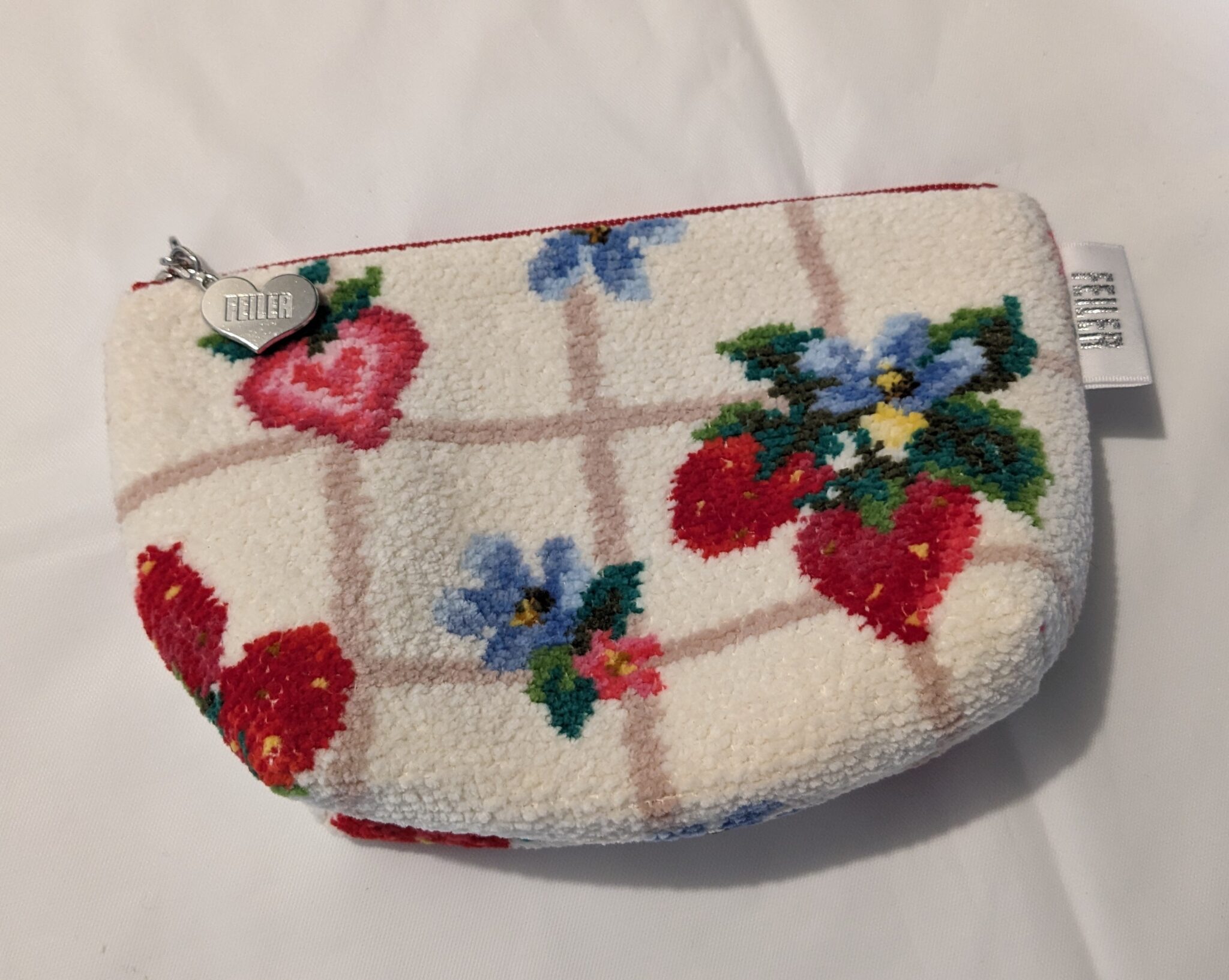 【Feiler】30代のメイクポーチはフェイラーで。定番サイズの使い心地をレビュー【口コミ】 - もものがたり